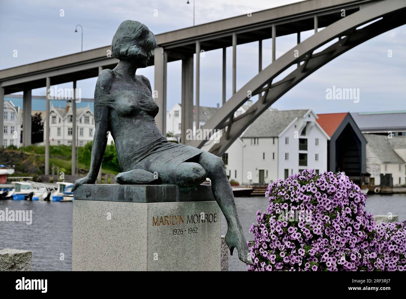 Statue of Marilyn Monroe (1926-1962) on the waterfront at Haugesund in ...
