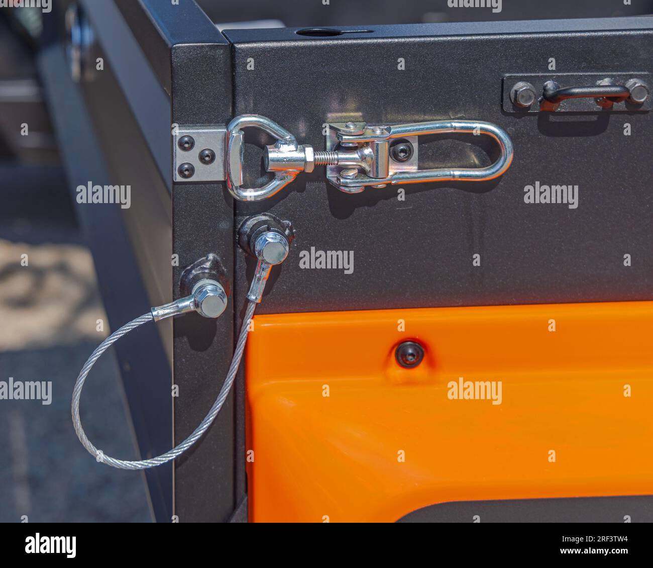 Safety cable hi-res stock photography and images - Alamy