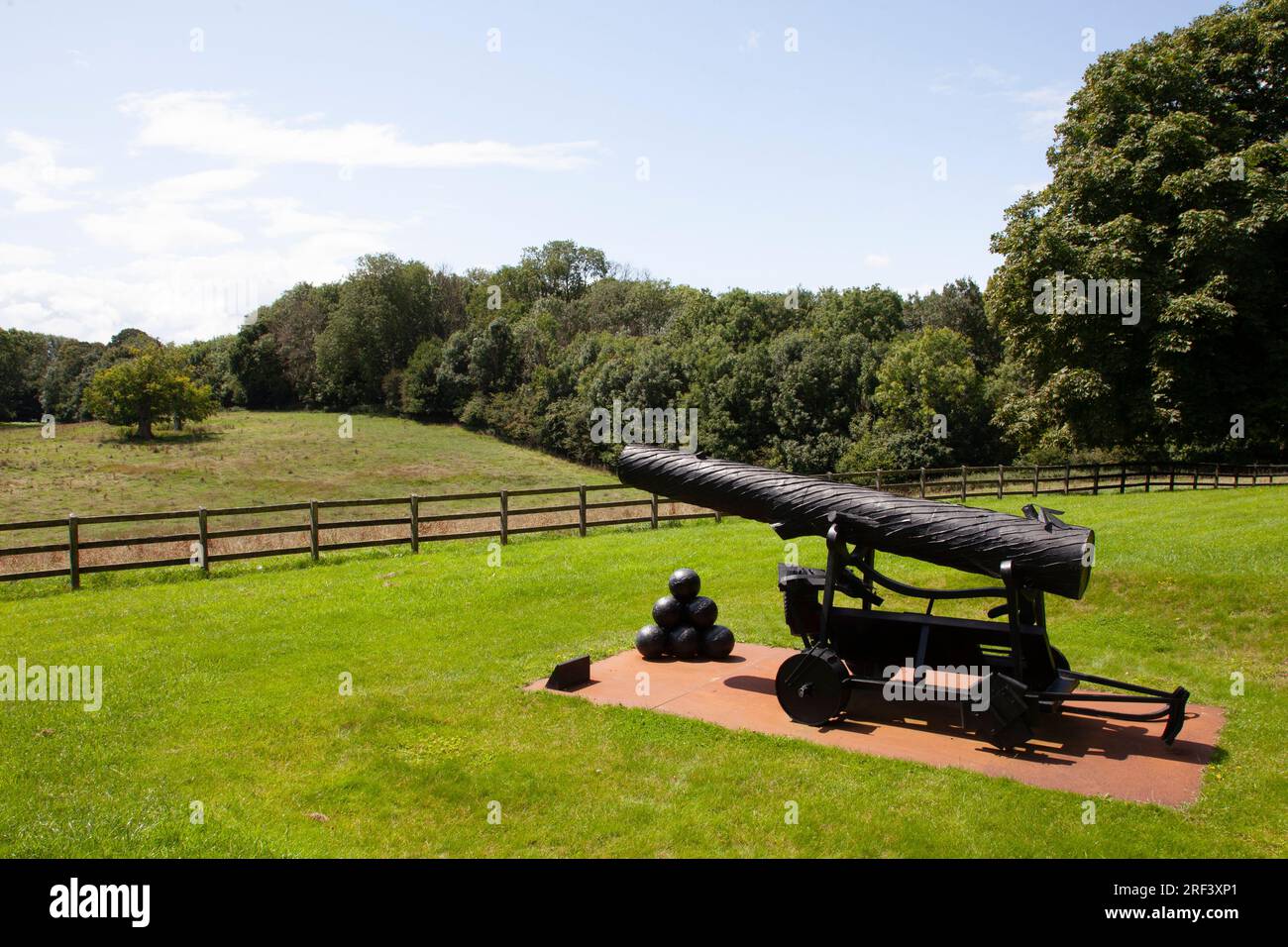 Roche court sculpture park hi-res stock photography and images - Alamy