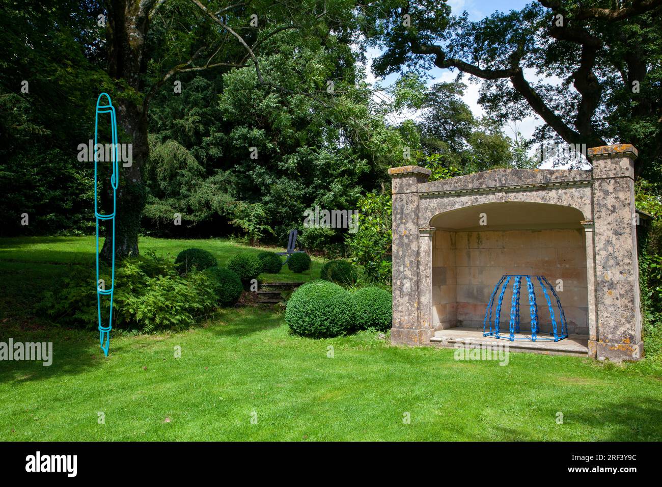 Michael Craig-Martin's Fountain Pen (turquoise), 2019 and Victoria ...