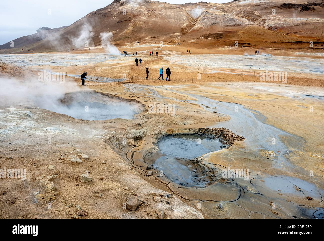 Sulfur pools hi-res stock photography and images - Alamy