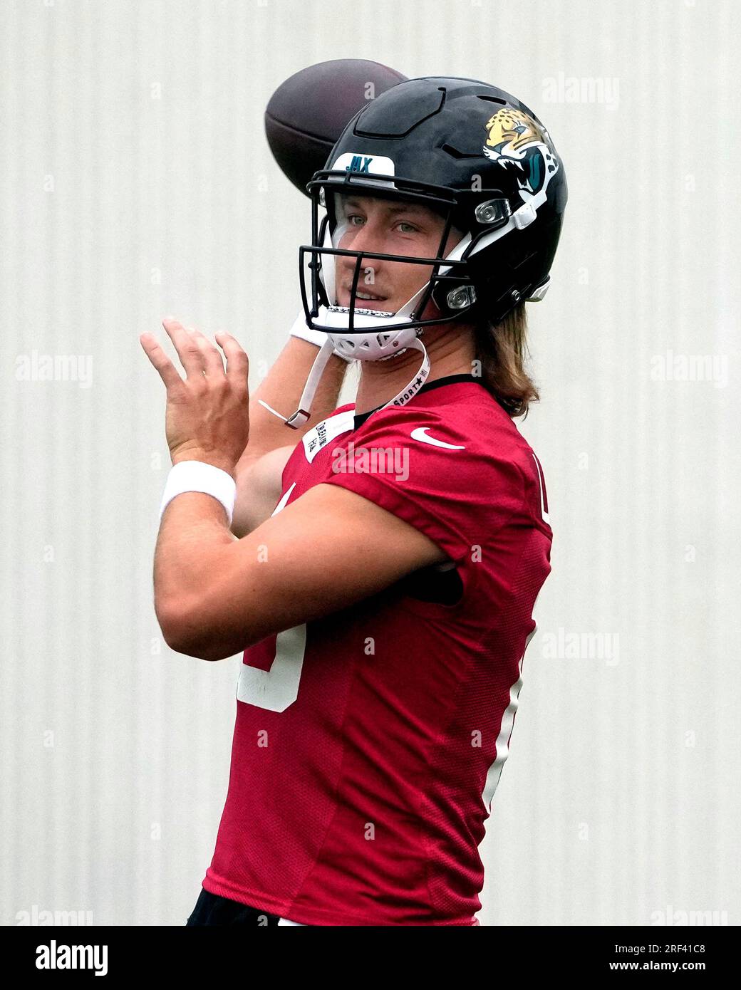 Jacksonville Jaguars quarterback Trevor Lawrence (16) throws a pass ...