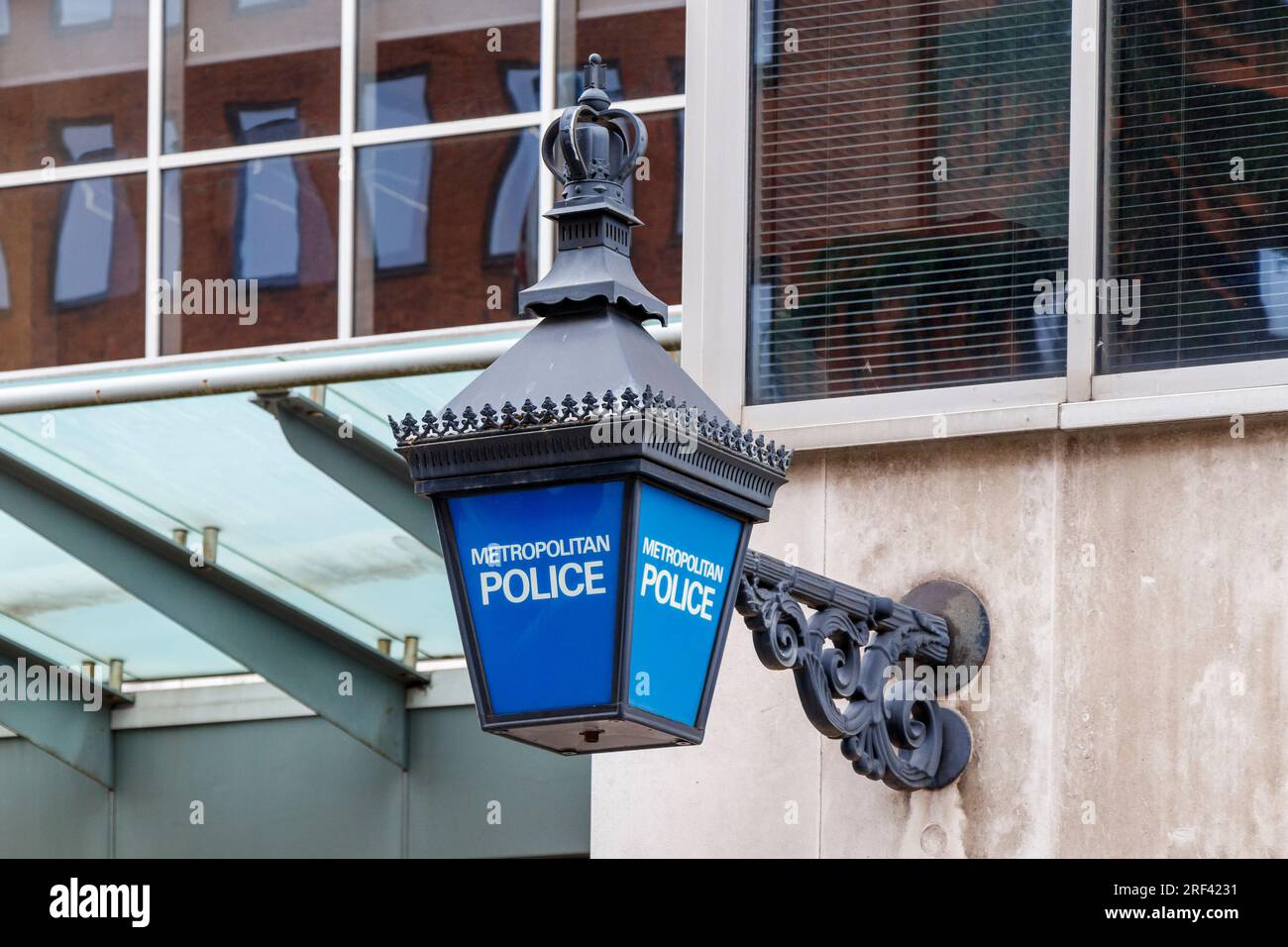 Traditional police 'blue lamp' at Holborn Police Station in Lamb's ...