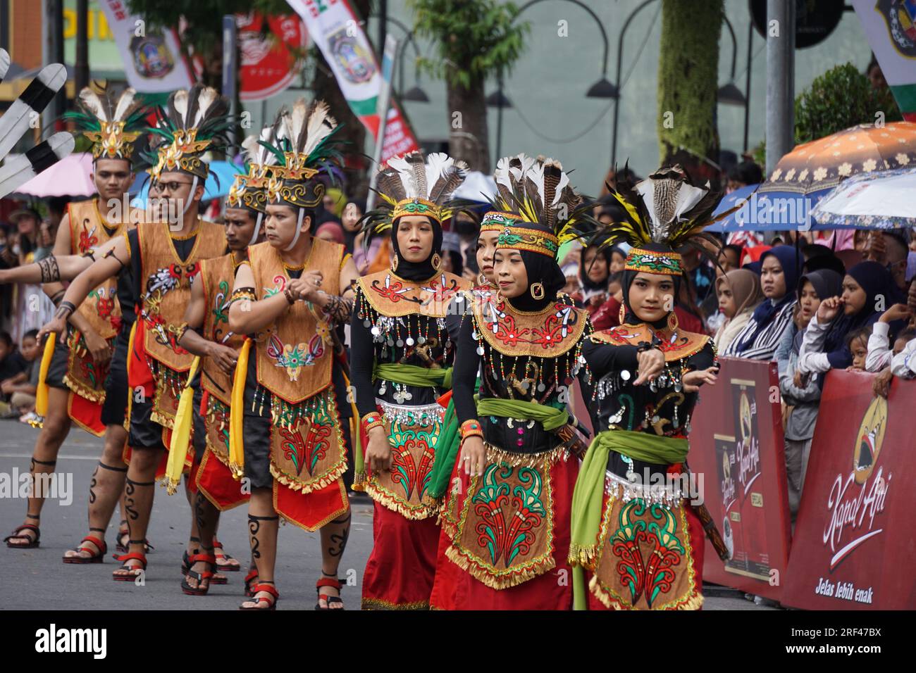 Bakena dance from central kalimantan at BEN Carnival Stock Photo - Alamy