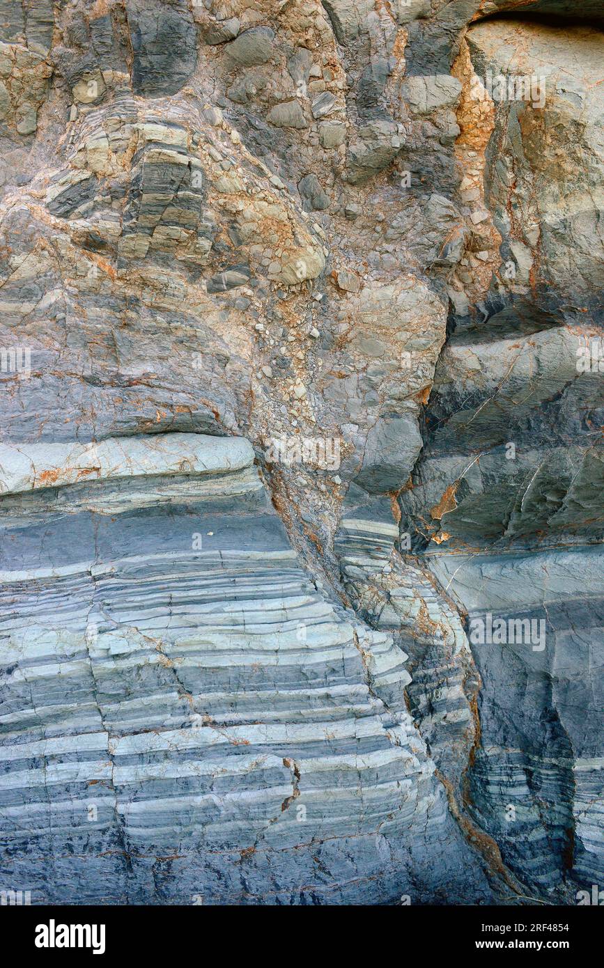 Reverse fault hi-res stock photography and images - Alamy