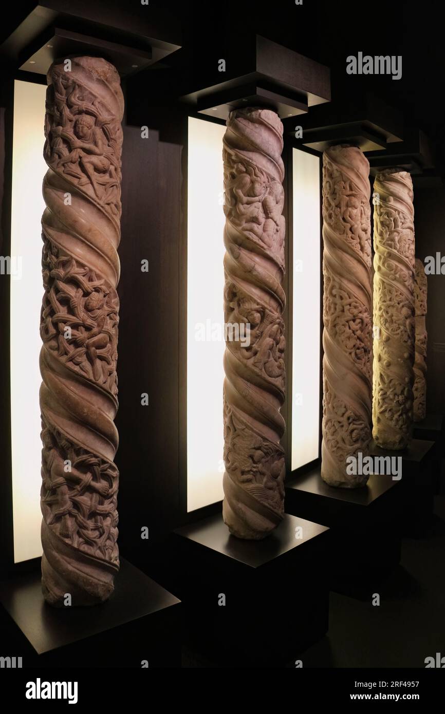 Twelfth century hi-res stock photography and images - Alamy