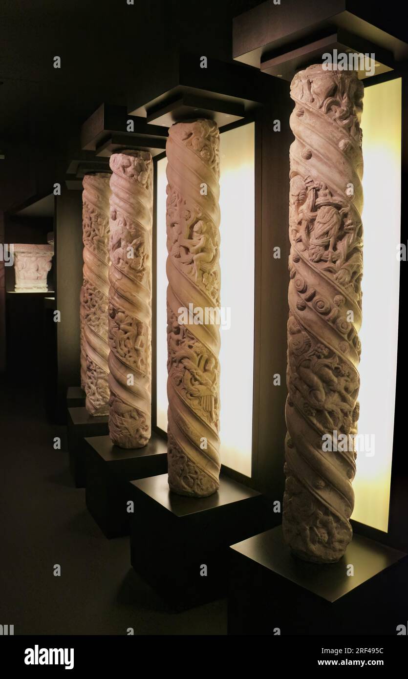 Twelfth century hi-res stock photography and images - Alamy