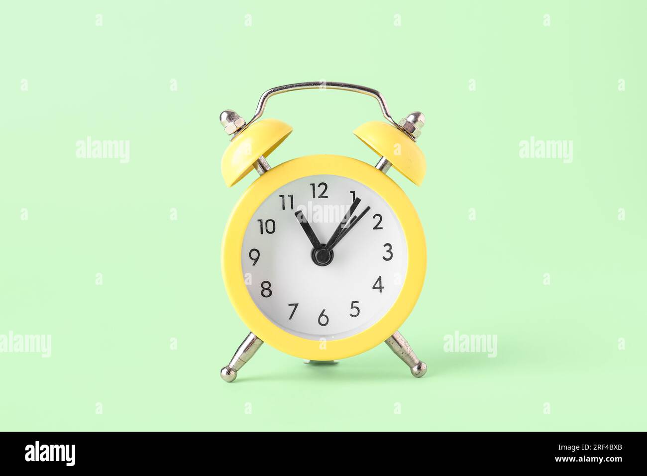 Yellow analogue clock hi-res stock photography and images - Alamy