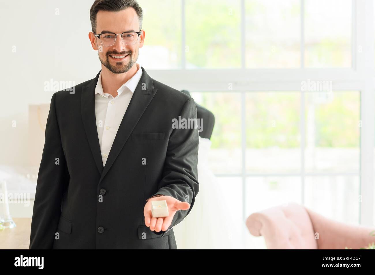 Wedding planner male hi-res stock photography and images - Alamy