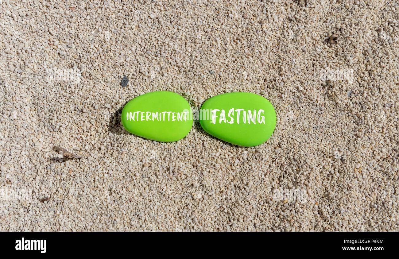 Intermittent fasting symbol. Concept words Intermittent fasting on ...