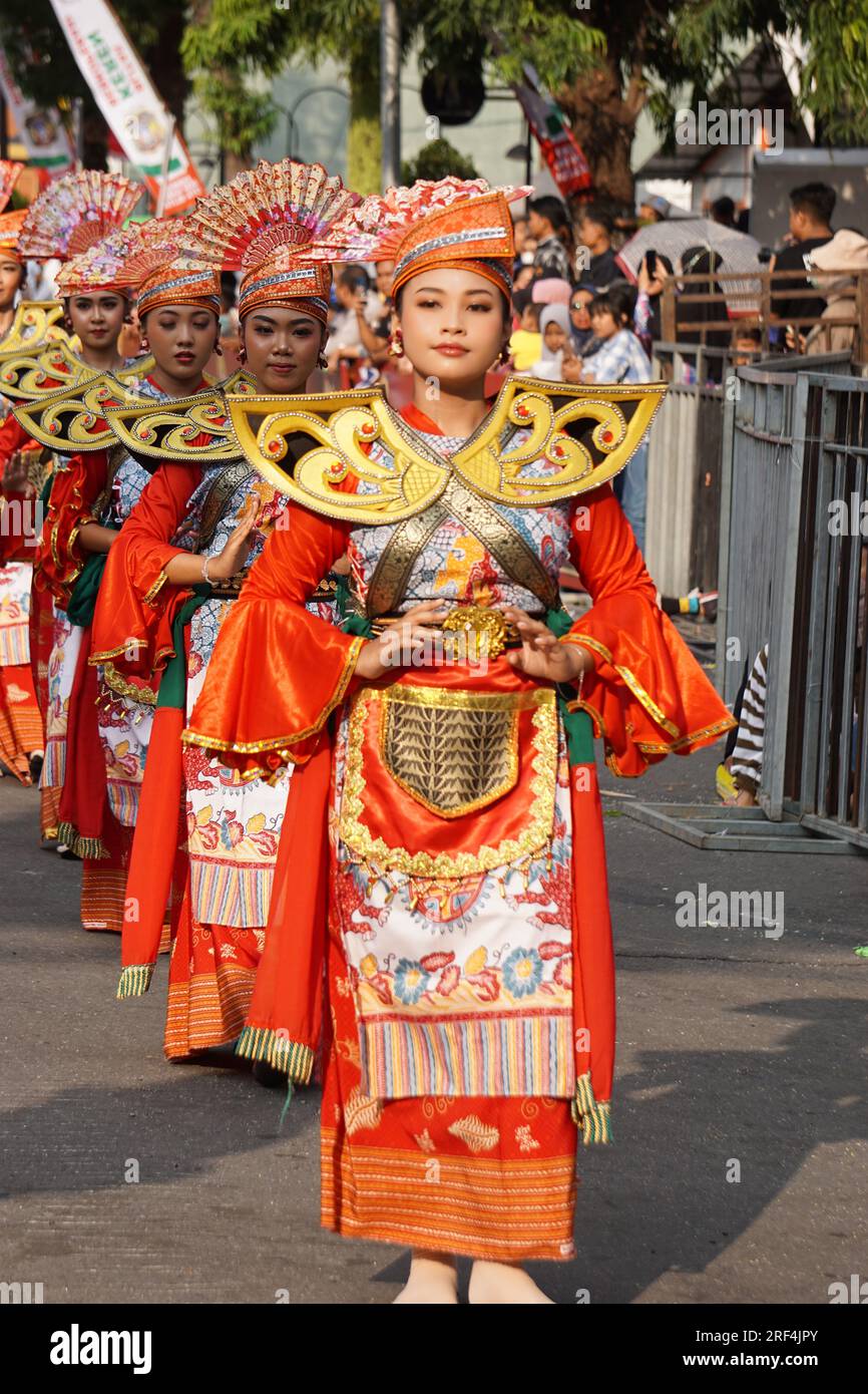 Chiat Ngiat Pan dance from Bangka Belitung. This dance movement has a ...