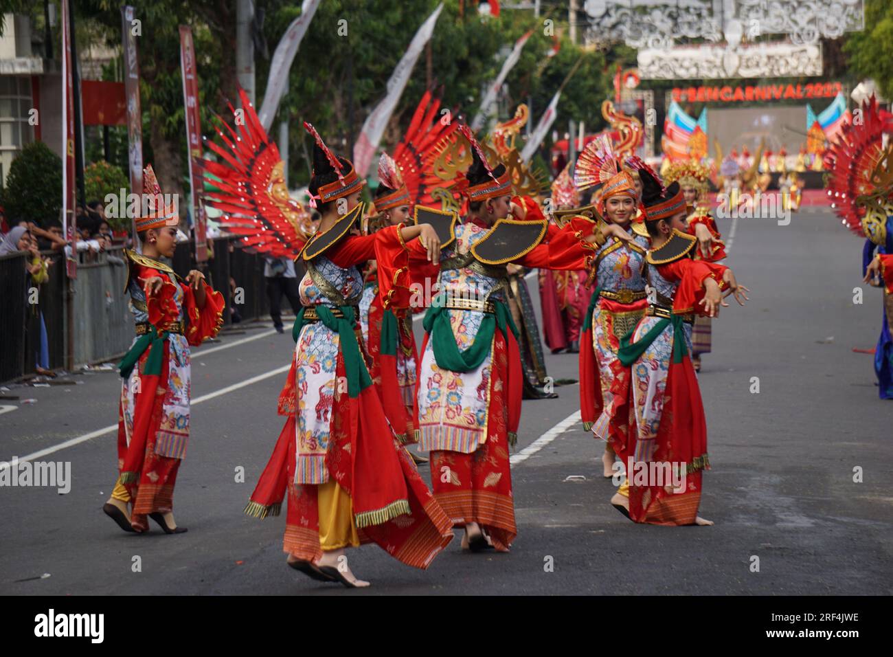 Chiat Ngiat Pan dance from Bangka Belitung. This dance movement has a ...