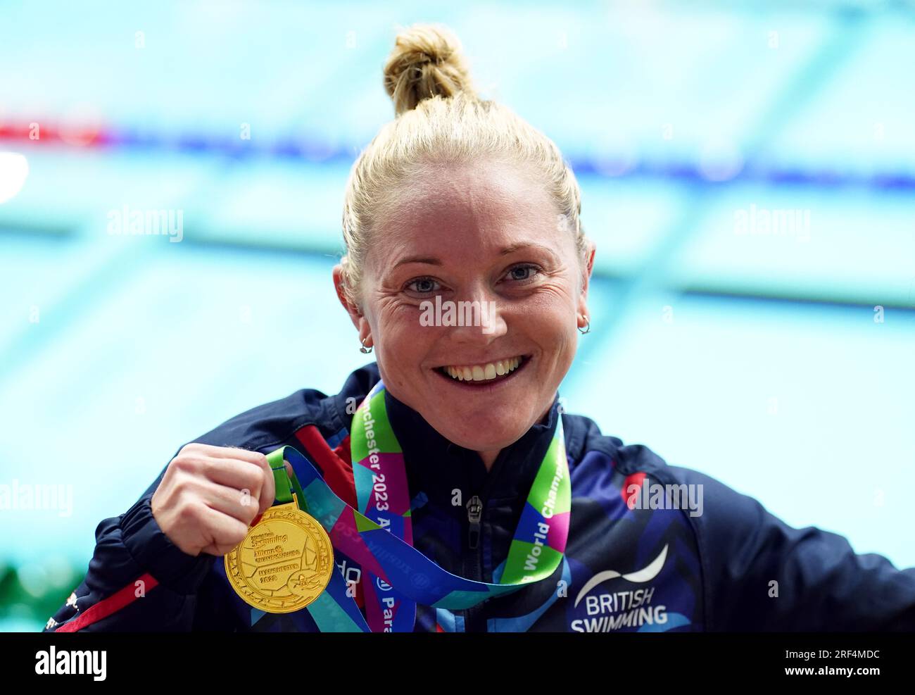 Great Britain’s Suzanna Hext with her gold medal for the Women's 50m ...