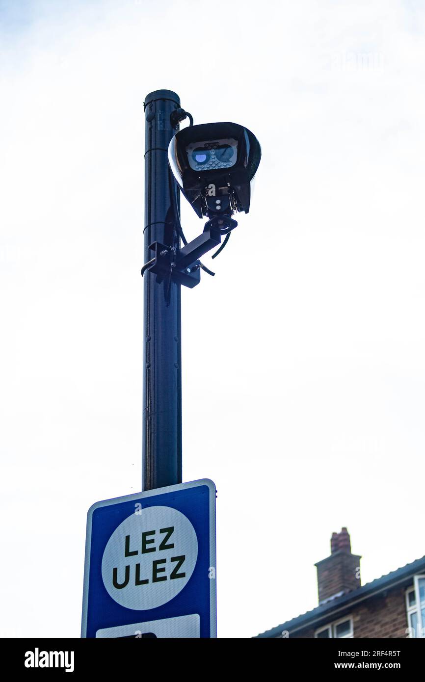 Chiswick flyover hi-res stock photography and images - Alamy