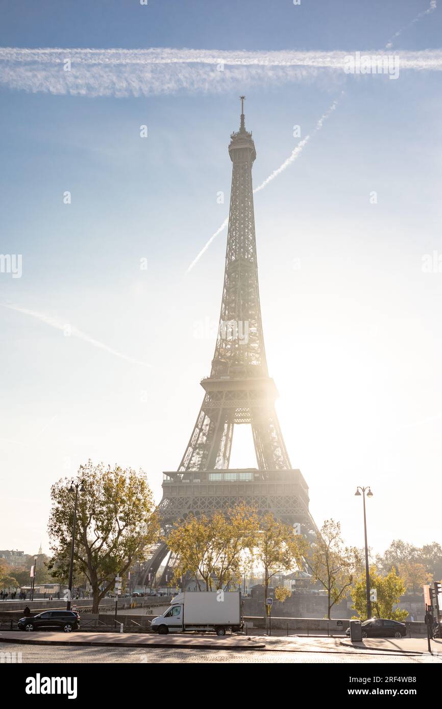 Eiffel tower isolated over the white background Stock Photo - Alamy