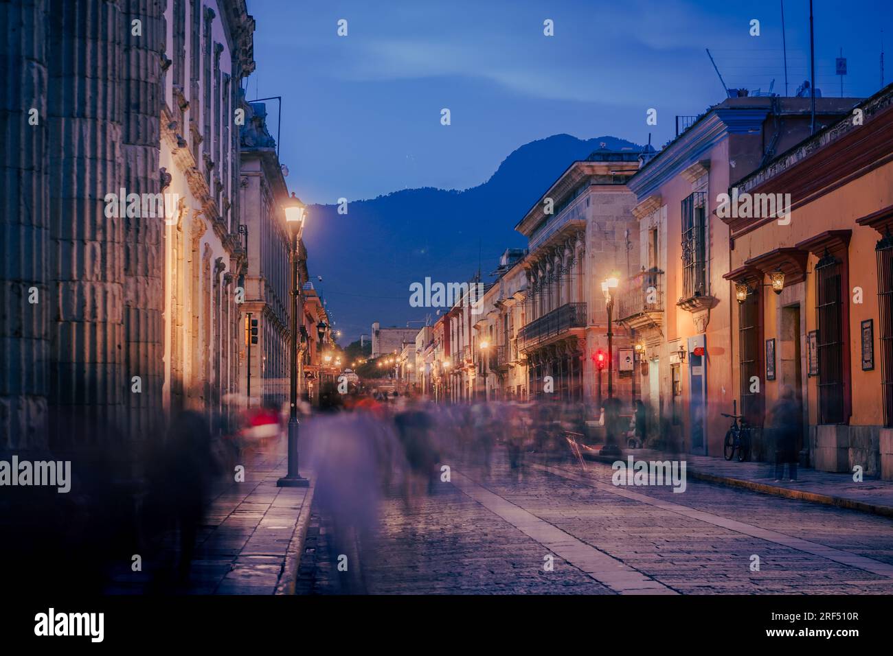 Nighttime socializing hi-res stock photography and images - Alamy