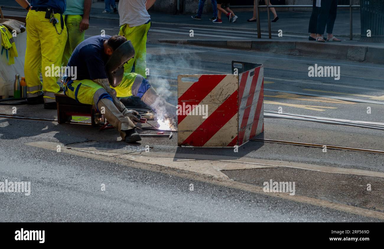 Welder repair hi-res stock photography and images - Alamy