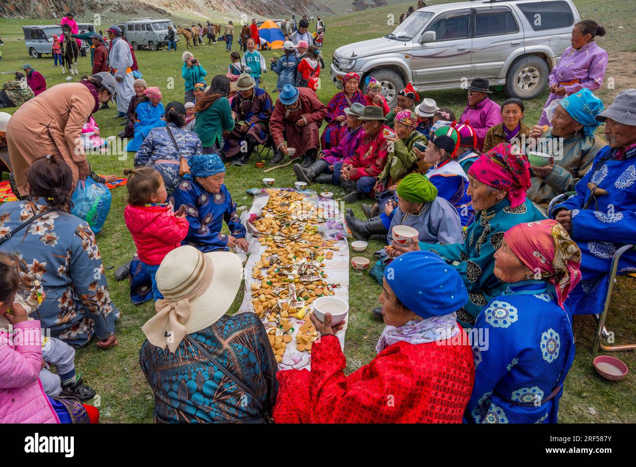 Mongolian families hi-res stock photography and images - Alamy