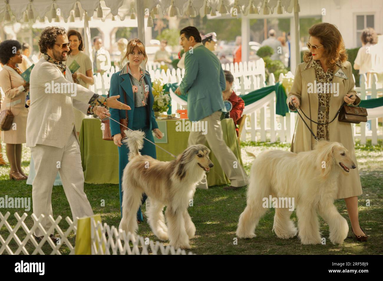 MINX, from left: Jake Johnson, Ophelia Lovibond, Elizabeth Perkins ...