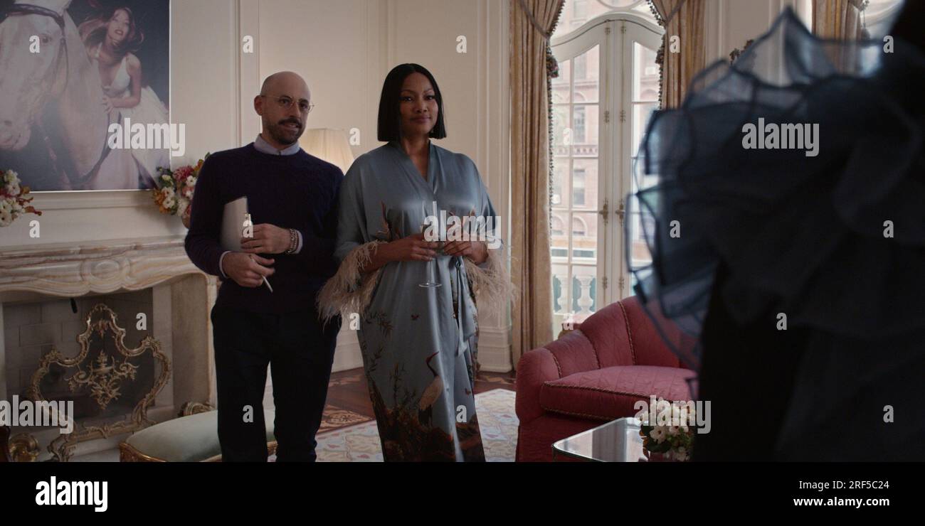 SURVIVAL OF THE THICKEST, from left: Anthony Michael Lopez, Garcelle ...