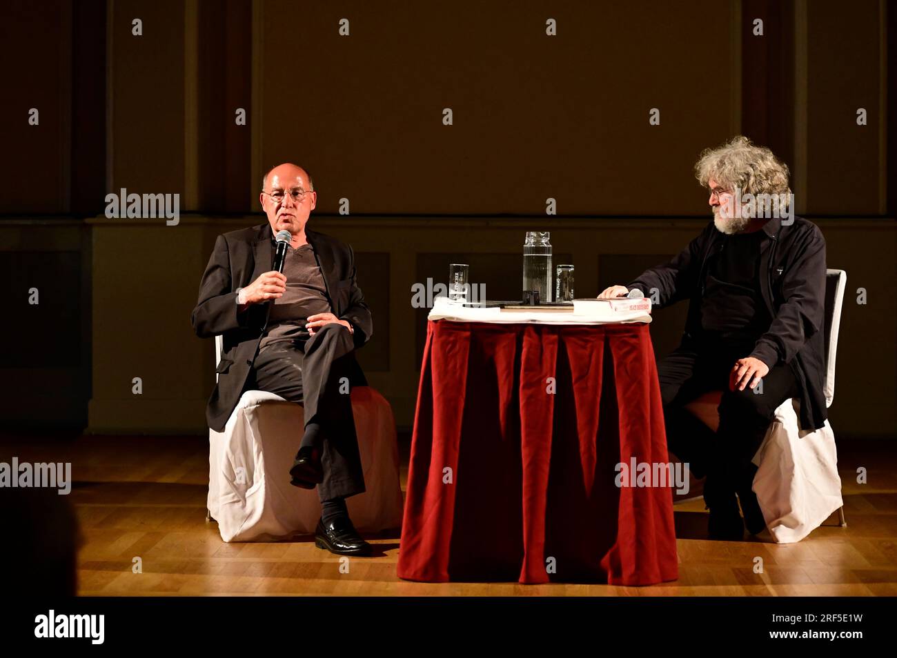 Gregor Gysi und Hans-Dieter Schütt bei Gregor Gysi - Ein Leben ist zu ...