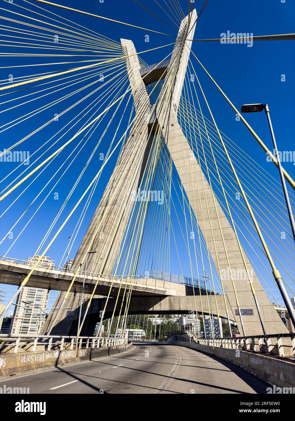 Linking cable stayed points hi-res stock photography and images - Alamy