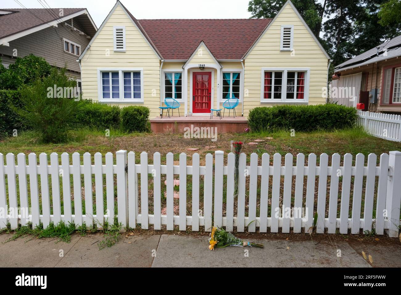 Los Angeles, United States. 31st July, 2023. Flowers are placed in ...