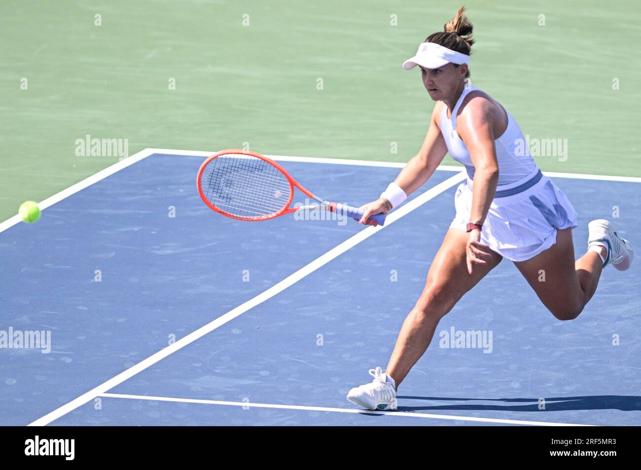 Washington, D.C, USA. 31st July, 2023. LAUREN DAVIS hits a forehand ...