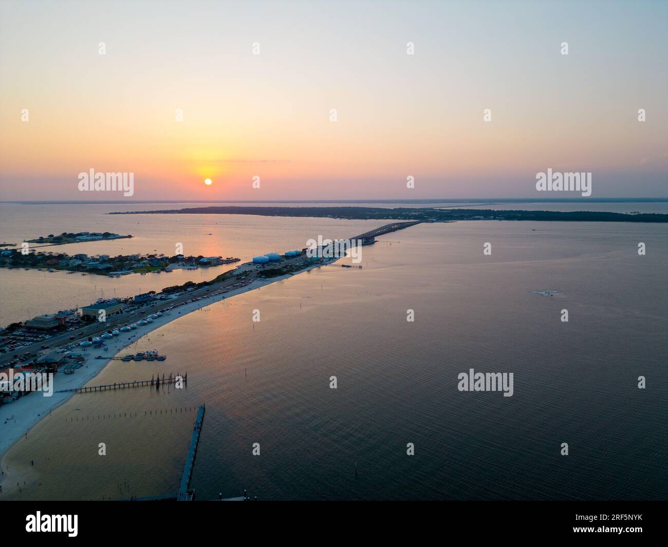 Summer sunset pensacola beach fl hi-res stock photography and images ...