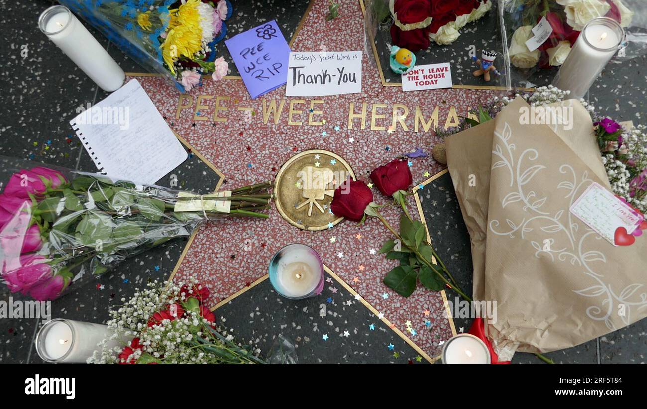 Los Angeles, California, USA 31st July 2023 Flowers placed on Pee-Wee ...