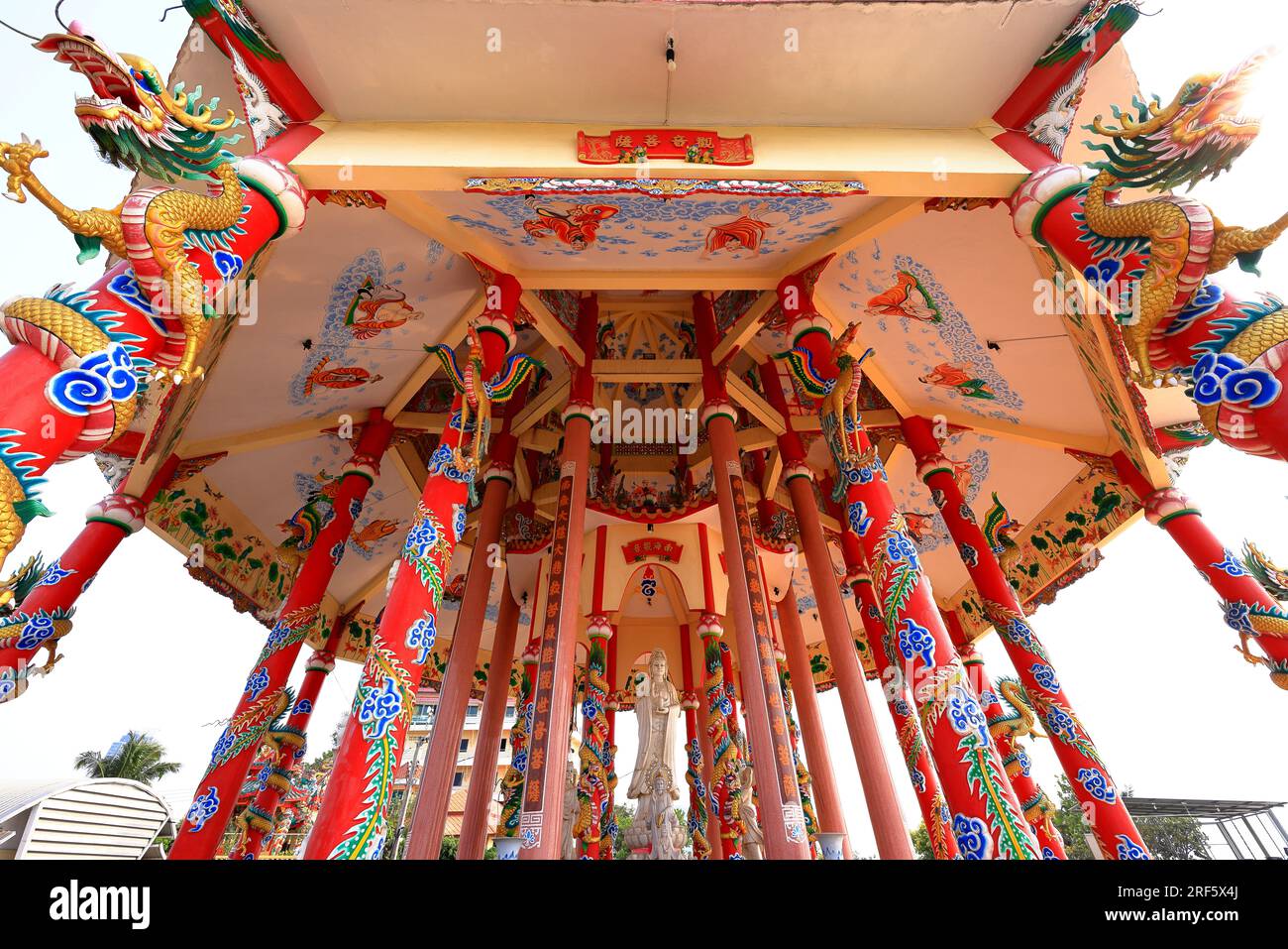 Koh Loi Si Racha: a small island features a temple in Si Racha District ...