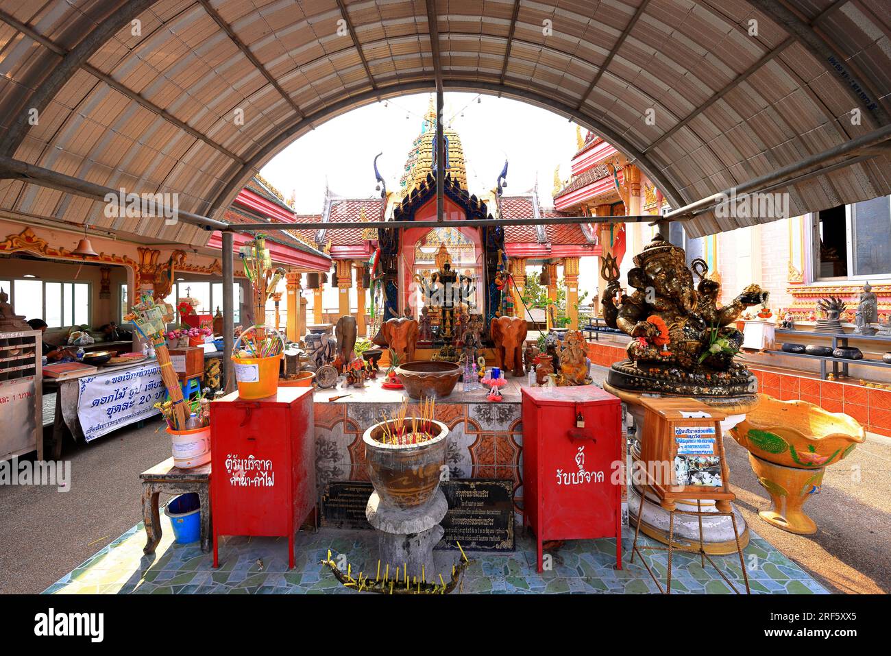 Koh Loi Si Racha: a small island features a temple in Si Racha District ...