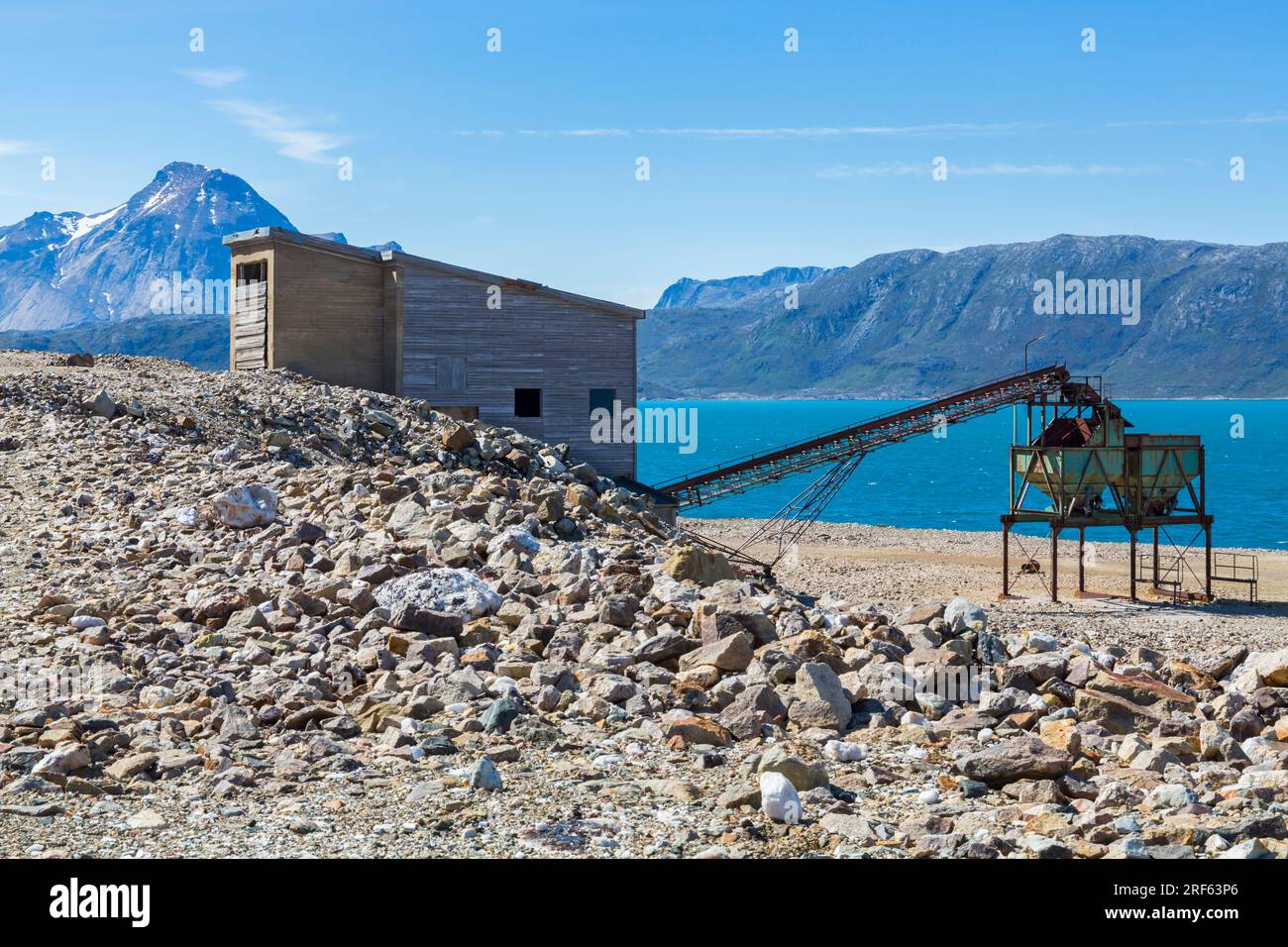 Naturally occurring cryolite hi-res stock photography and images - Alamy