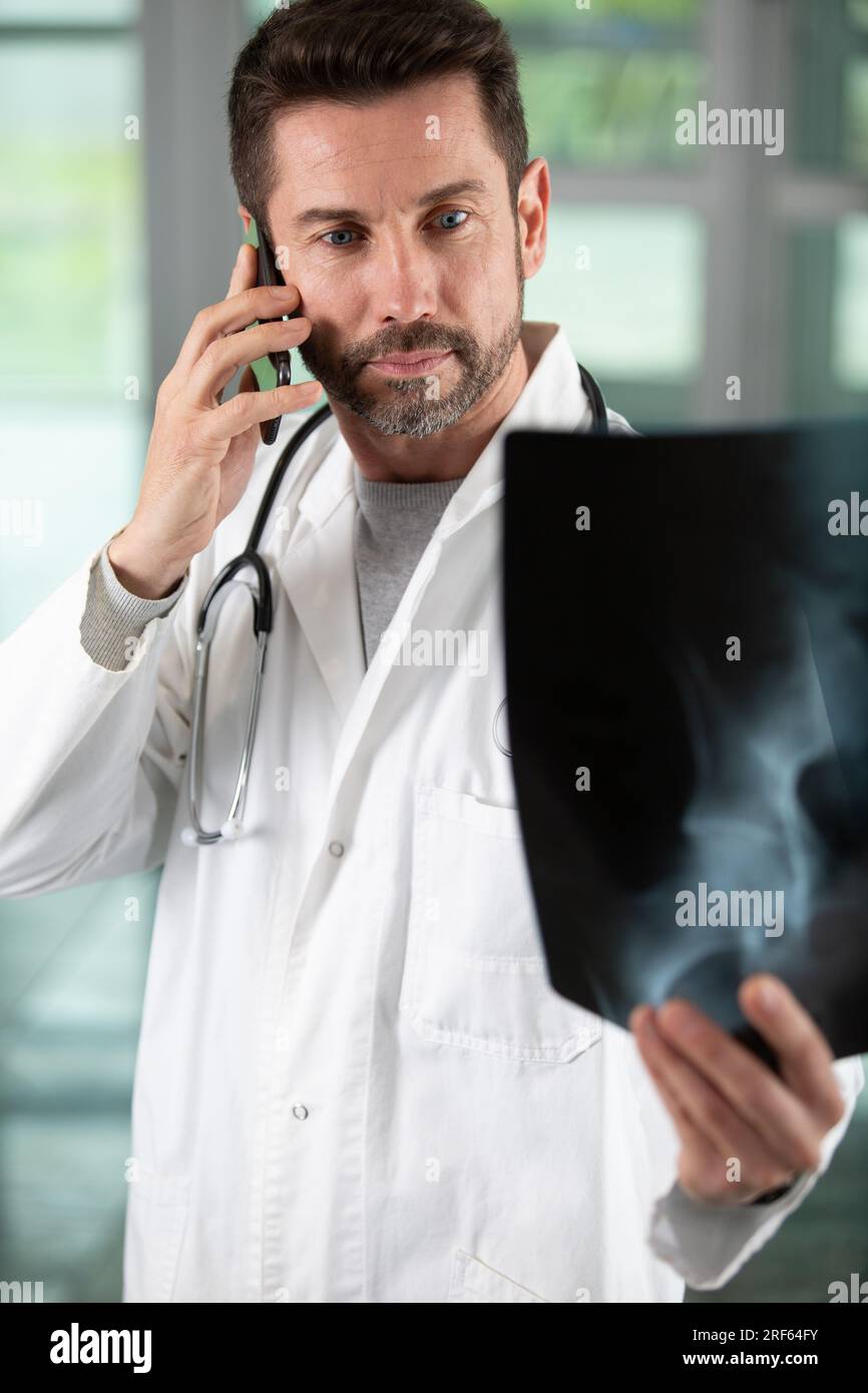 Diagnose conversation hi-res stock photography and images - Alamy