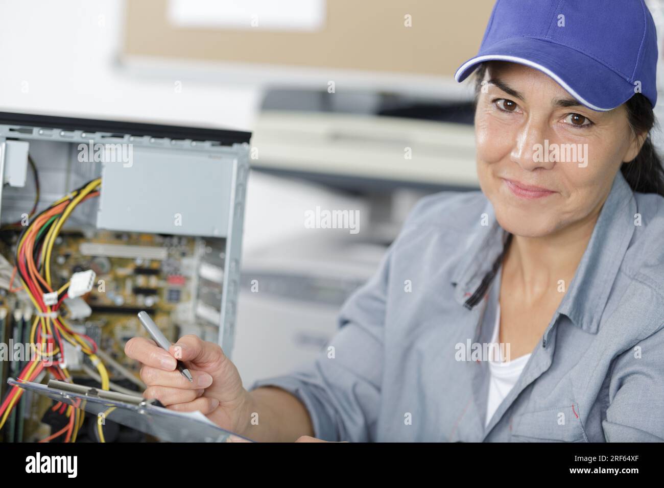 Industrial lab clipboard hi-res stock photography and images - Alamy