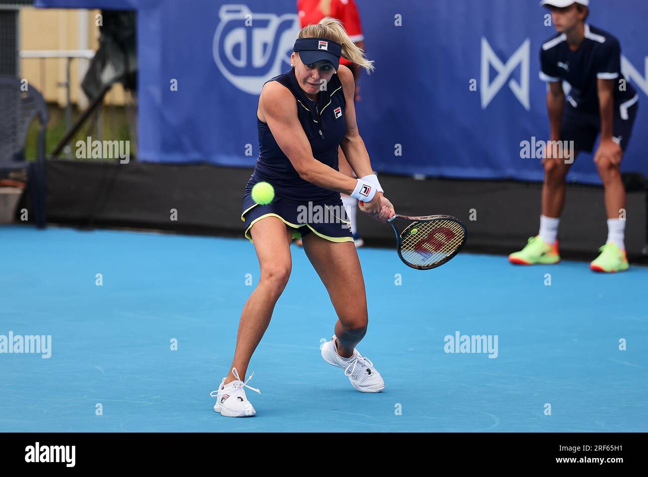 Prague tennis store
