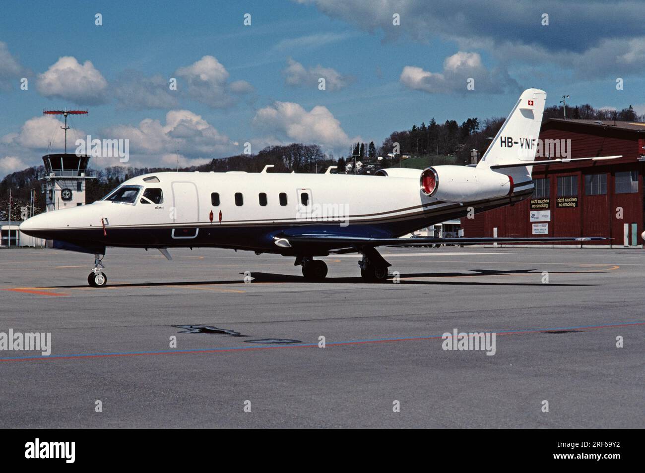 Gulfstream g100 executive jet hi-res stock photography and images - Alamy