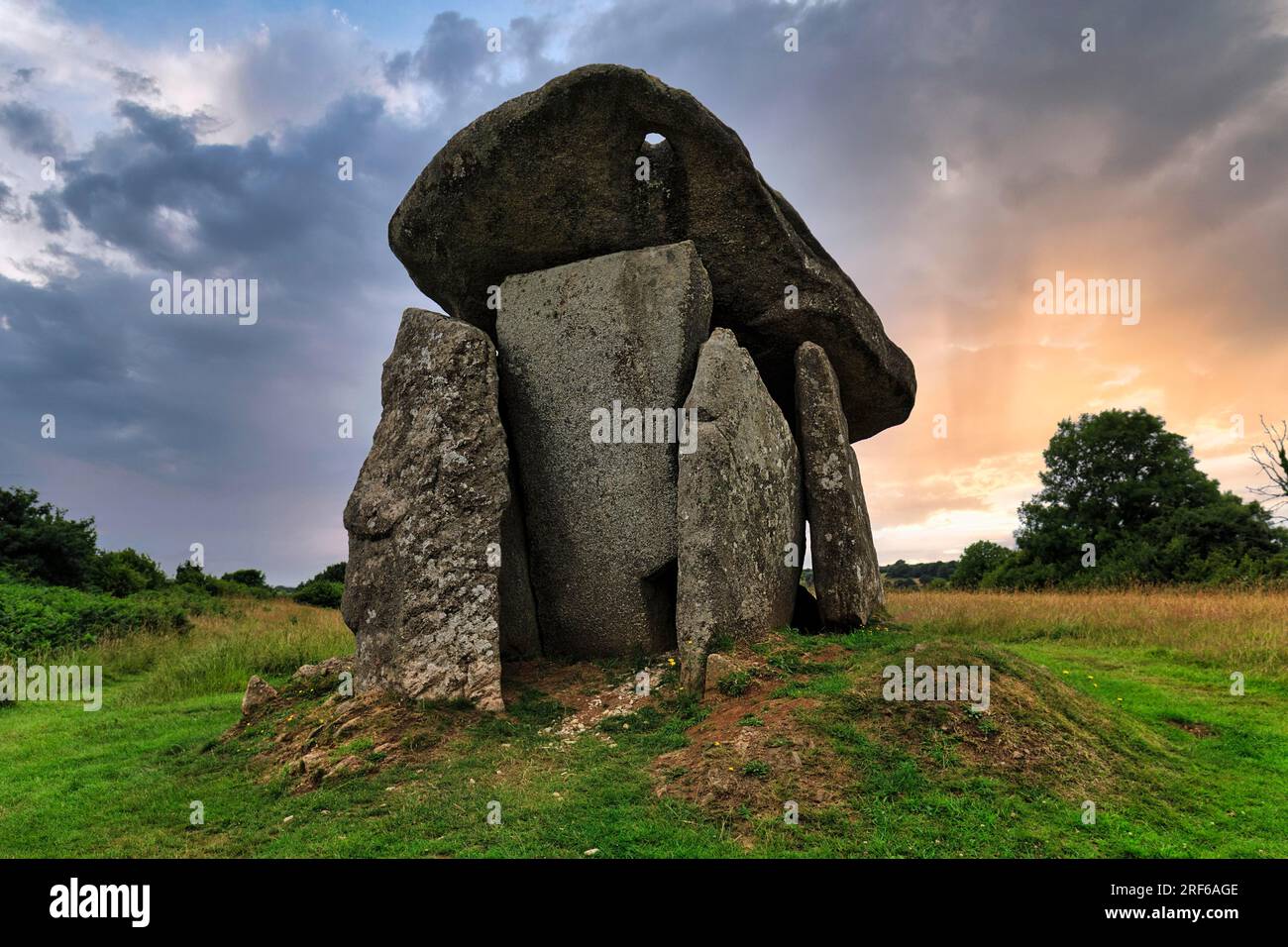 Trethevy Quoit Megalithic Stone Tomb, Dolmen, Portal Tomb, House of the ...