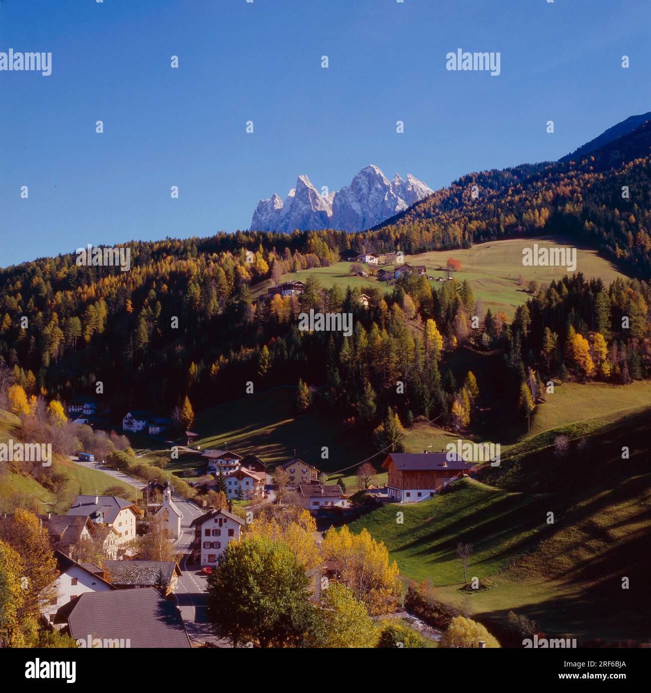 Autumn in St. Peter in the Villnoess Valley, above the Geisler ...