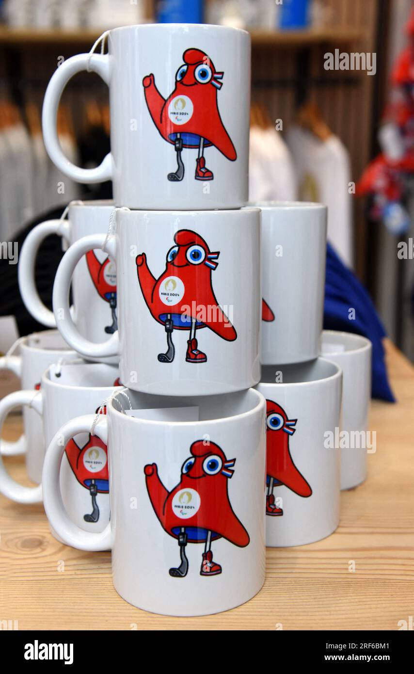 Paris, France. 31st July, 2023. Official Shop of the Paris 2024 ...