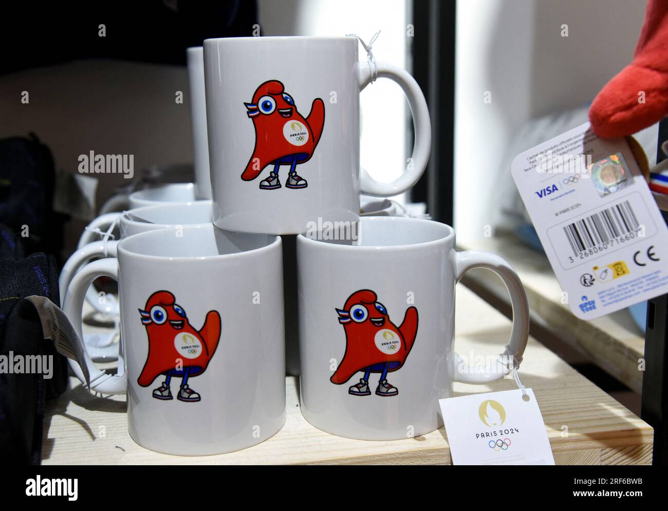 Paris, France. 31st July, 2023. Official Shop of the Paris 2024 ...