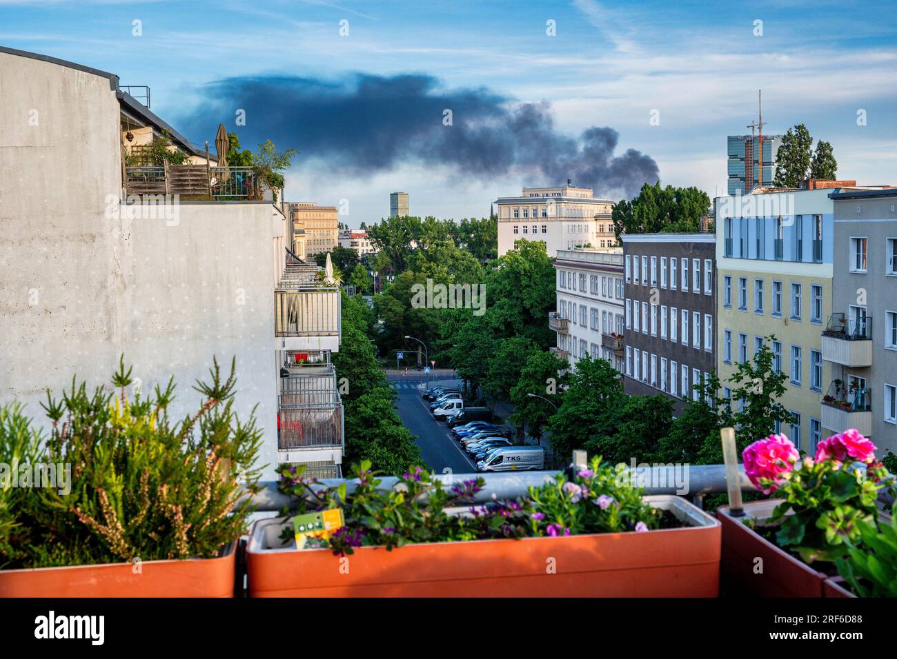 Smoke plume major fire, Berlin, Germany Stock Photo - Alamy