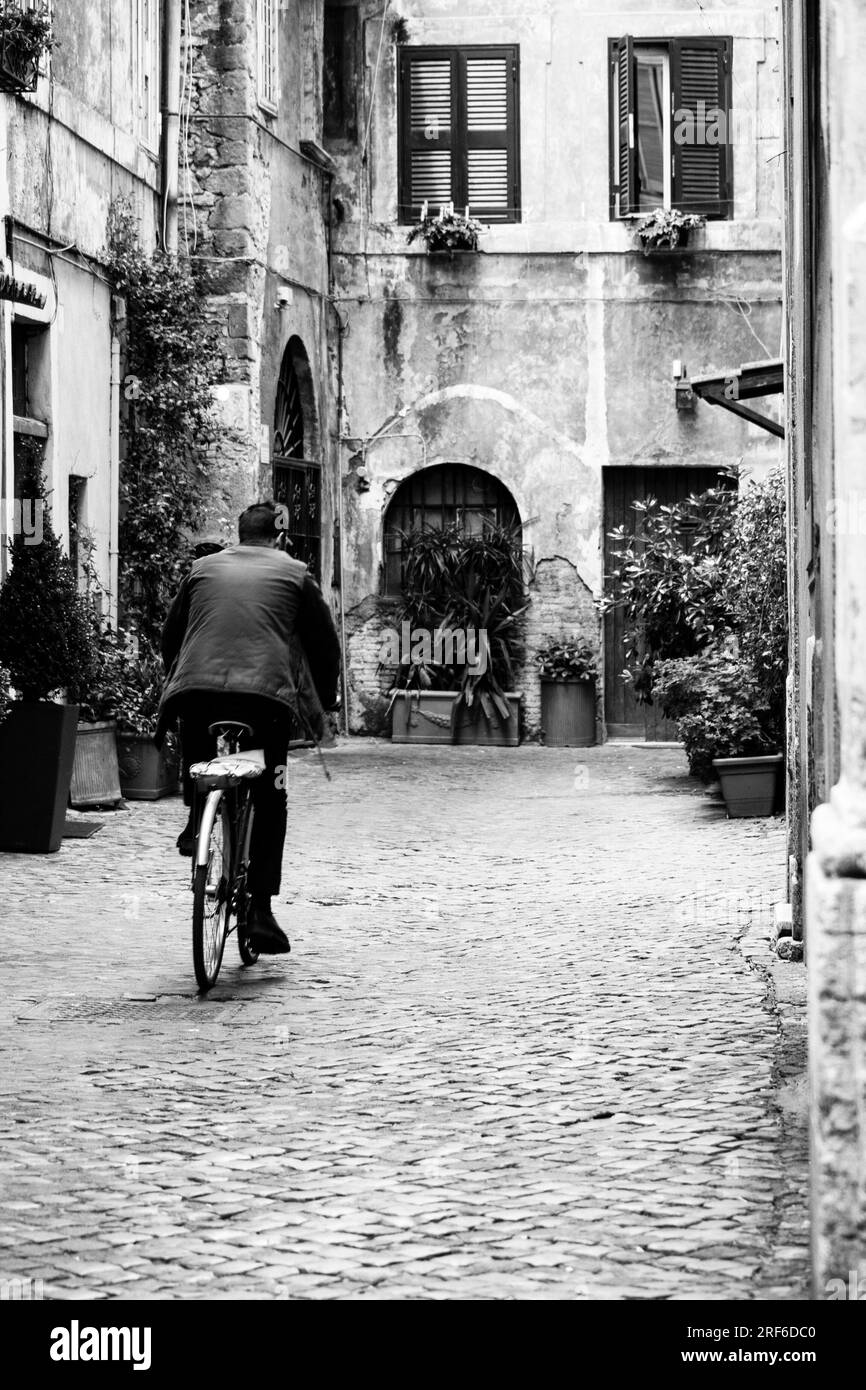 Cycling city black and white Black and White Stock Photos & Images - Alamy