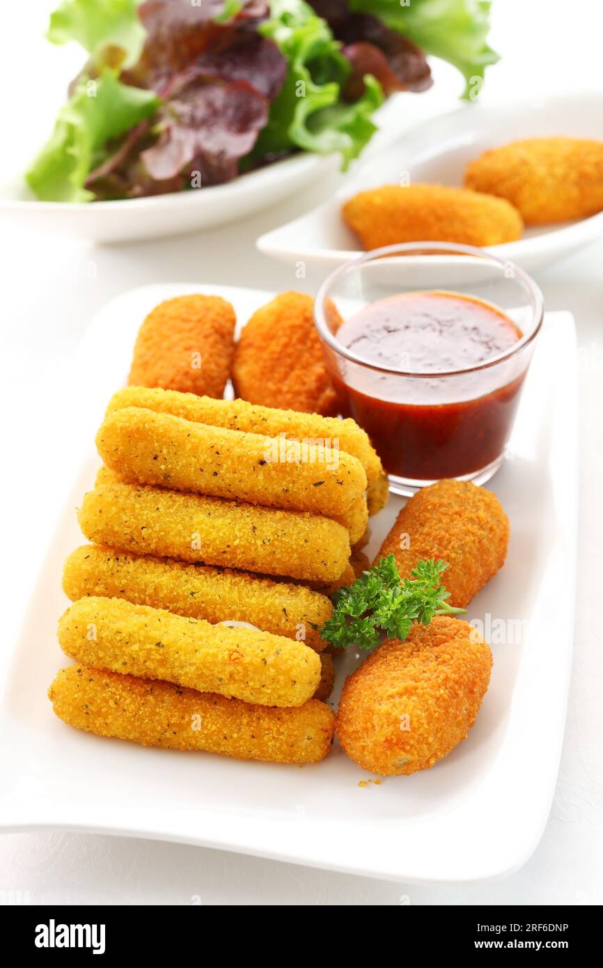 Fried mozzarella cheese sticks hi-res stock photography and images - Alamy