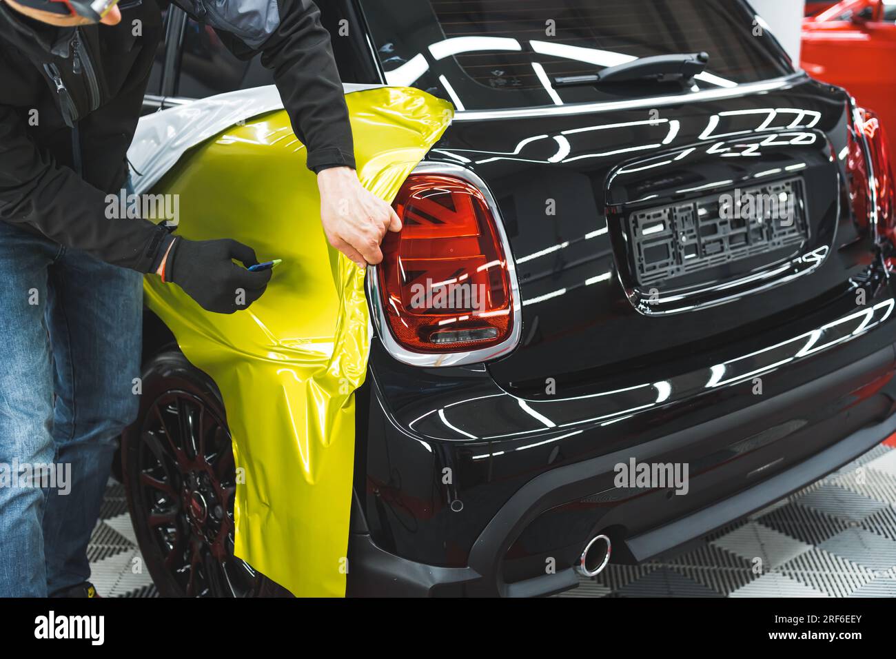 Process vinyl wrapping car hood hi-res stock photography and images - Alamy