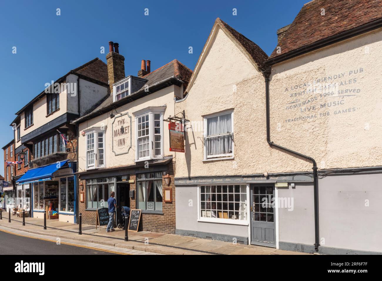 England, Kent, Sandwich, Street Scene showing The Market Inn Pub Stock ...