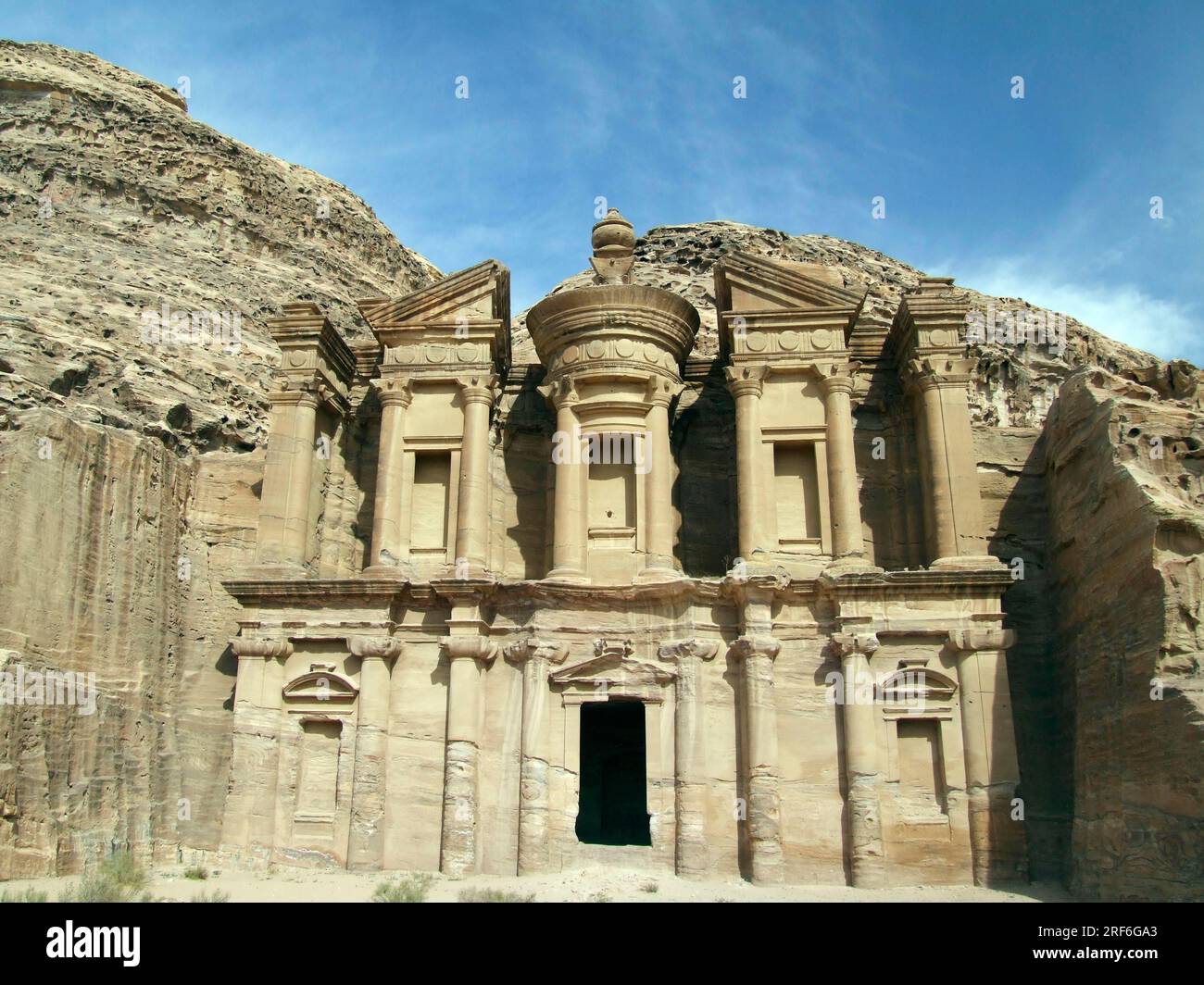 Tomb temple ed deir hi-res stock photography and images - Alamy