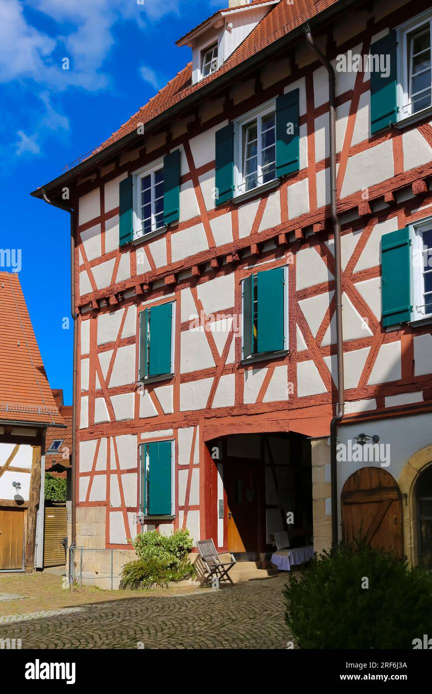Gomaringen Castle, castle courtyard, paving stones, windows, green ...
