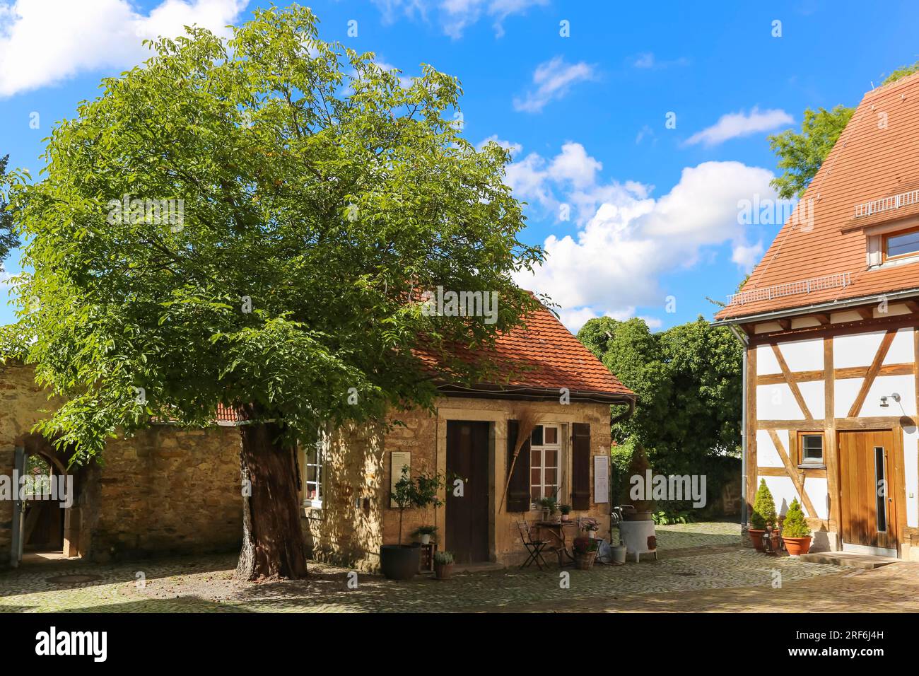 Gomaringen Castle, former bakehouse and washhouse on the right, prison ...