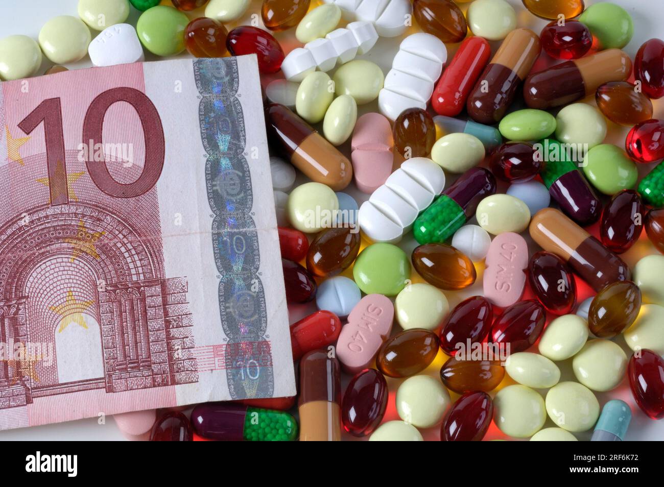 Euro bank notes and tablets hi-res stock photography and images - Alamy